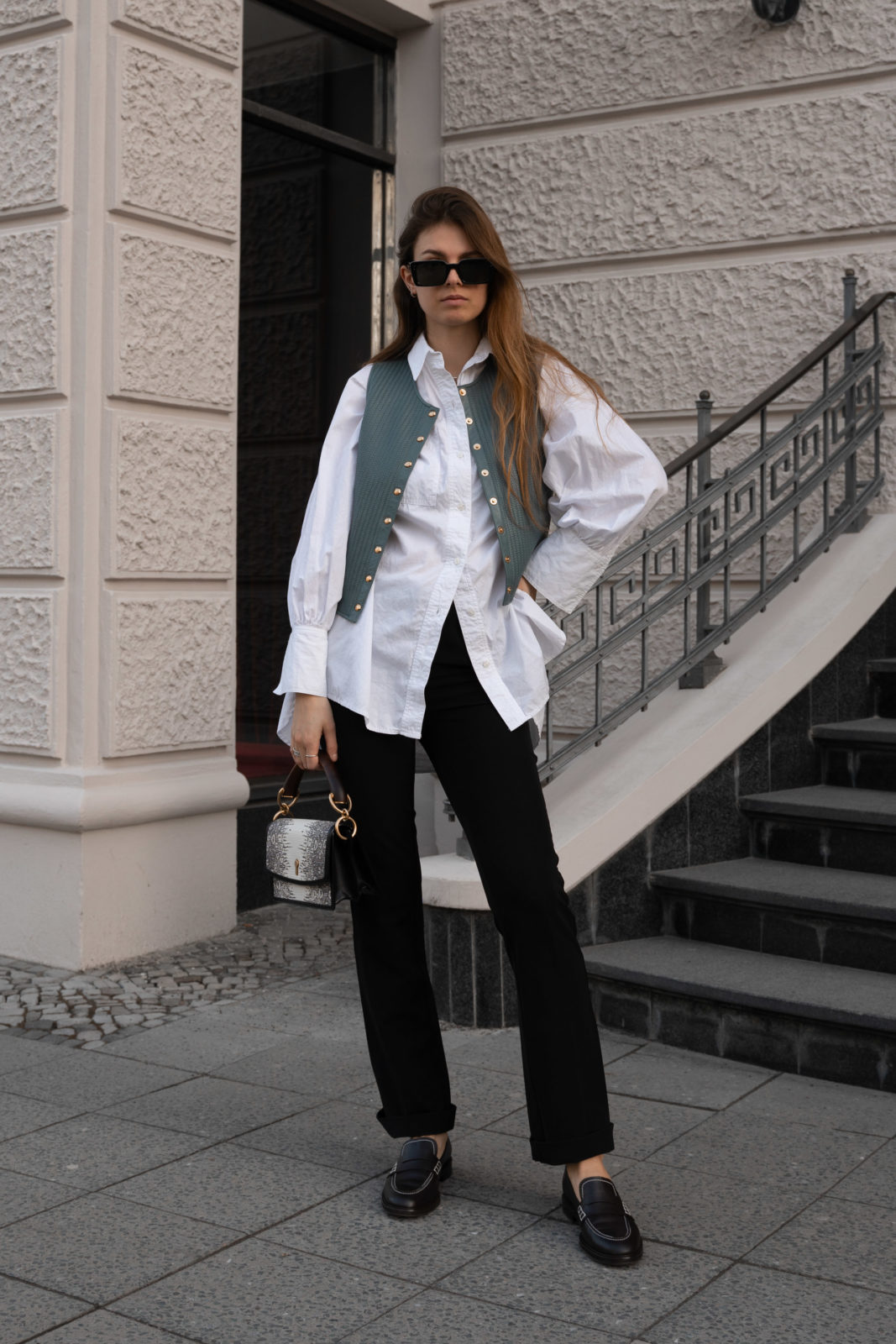 Jak Nosić Mokasyny Wiosną 2025 - Awanti